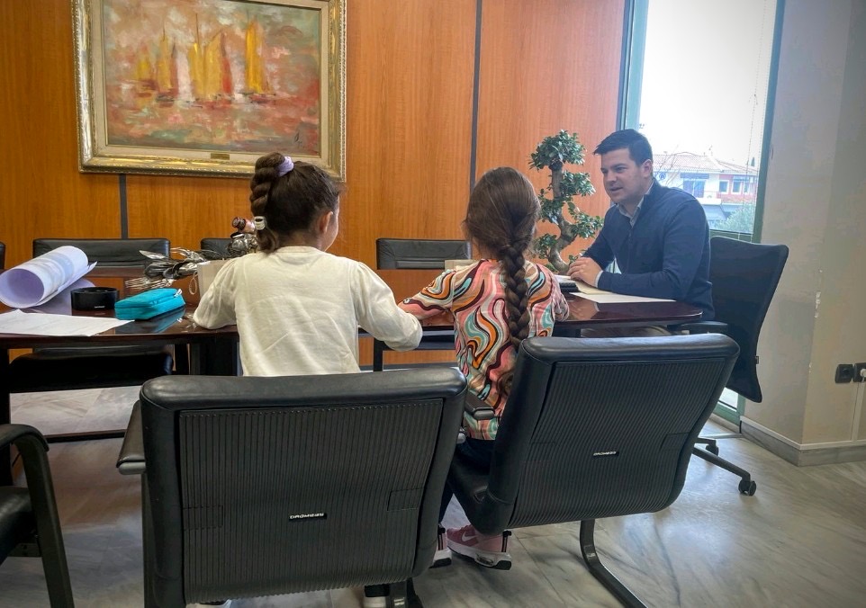 Ο Δήμαρχος Σαρωνικού, Δημήτρης Παπαχρήστου, σε μια ξεχωριστή συνέντευξη ...
